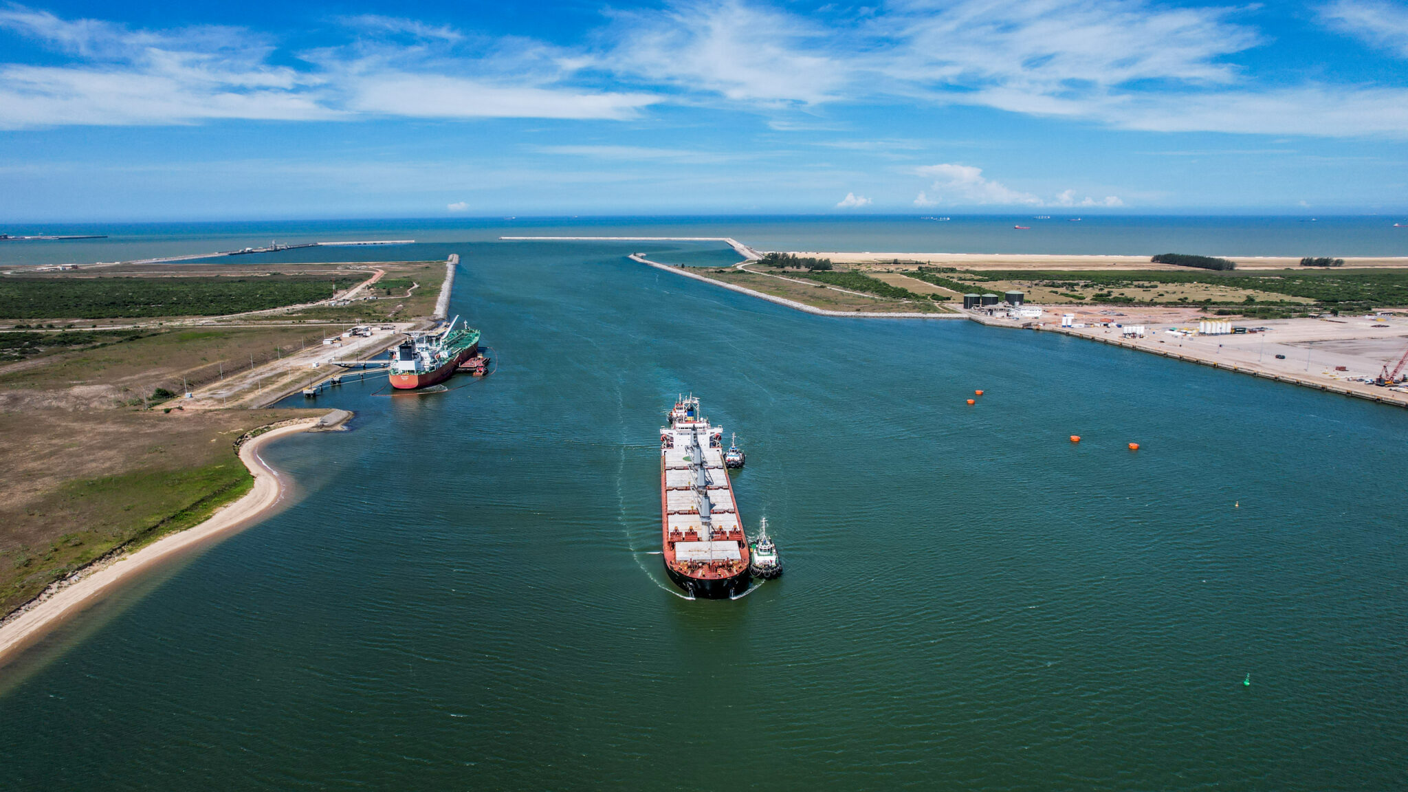 Efen, Wilson Sons, Port of Açu and Vast to pioneer HVO testing in the ...